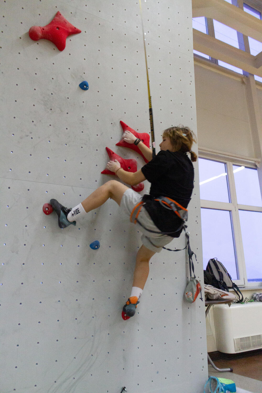 Фотографии тренировок скалолазов в арене «Ерофей» в Хабаровске