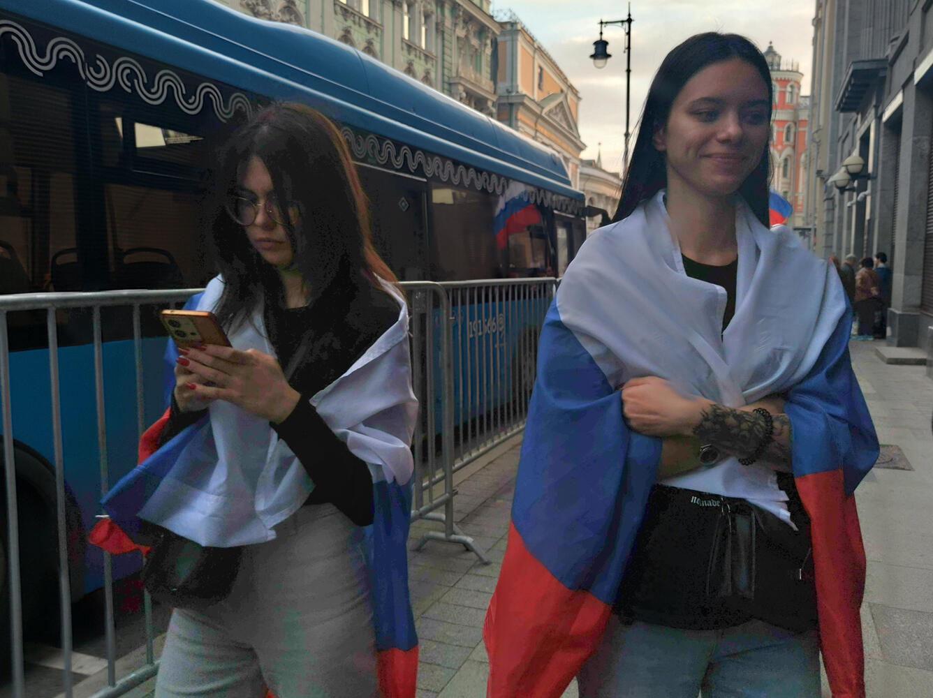 Зрители концерта на Красной площади ко Дню воссоединения: кадры собравшихся