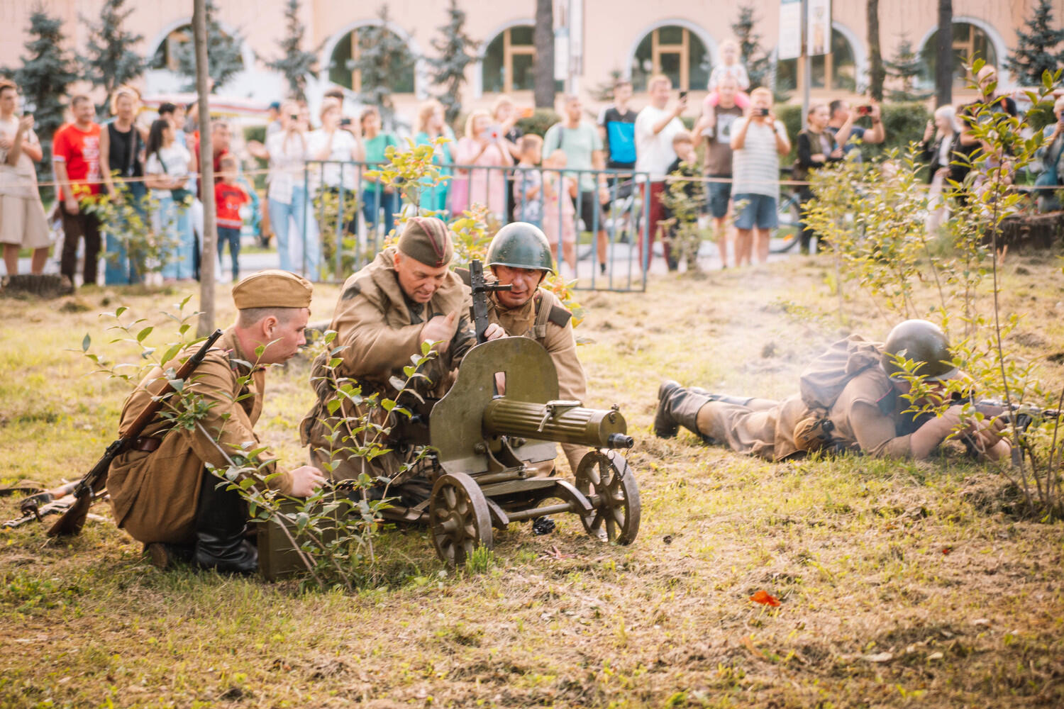 «Подвиг в Фуюане» прогремел мощными взрывами и собрал тысячи зрителей в ...